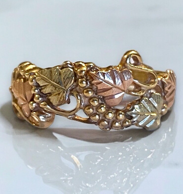 GORGEOUS Vintage Solid 10k Multi Tone Gold Grapevine Design Band Ring ...