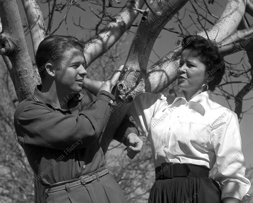 8x10 Print Audie Murphy and His Wife Pamela Archer 1954 #PCAA | eBay
