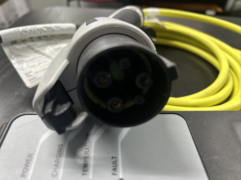 BMW Intertek 5008897 APTIV SMART FORTWO EV CHARGER 6818634-13 Plug-in ...