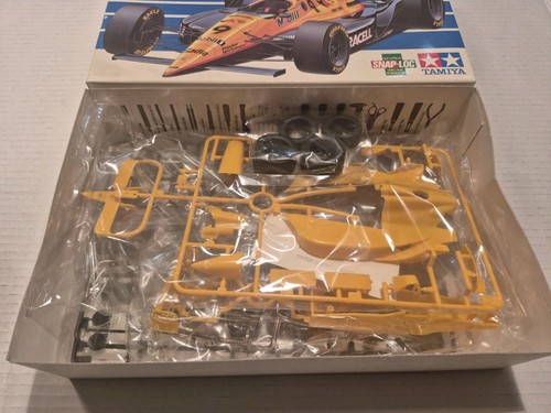 Tamiya 1:20 Lola T93/00 Ford Dick Simon Duracell Mobil Sadia Indy Car ...