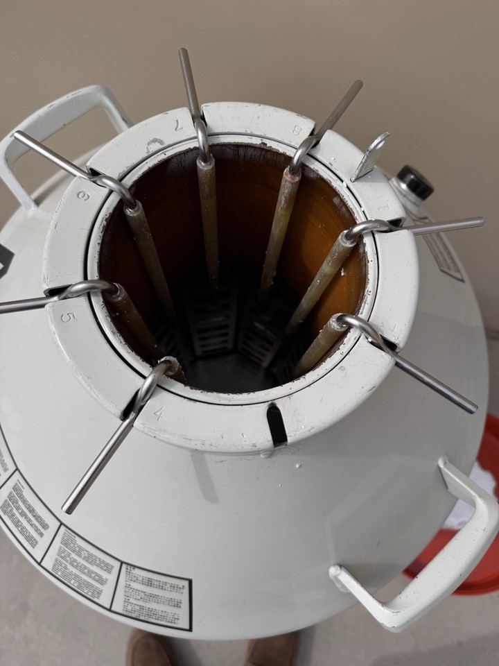 Thermo Scientific Locator 8 Cryo Nitrogen LN2 Storage System w/7 Racks ...