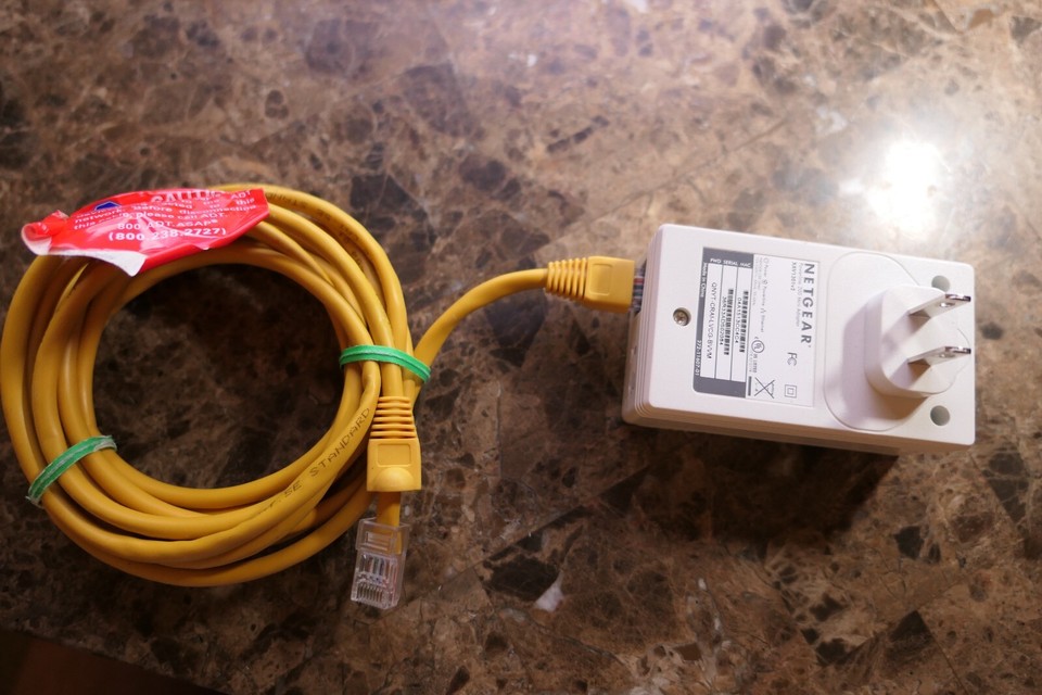 NETGEAR XAV1301 v2 POWERLINE 200 MINI ADAPTER WITH ETHERNET CABLE ADT ...