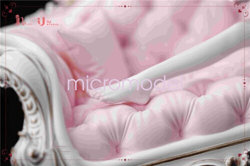 IU Studio One Piece Perona Resin Statue in stock Sofa Girl IN Studio ...