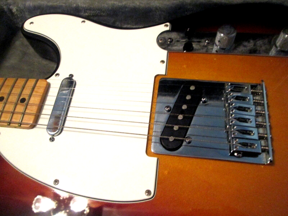 Fender telecaster MIM 60th Anneversery edition ,Road Runner Hard Case ...