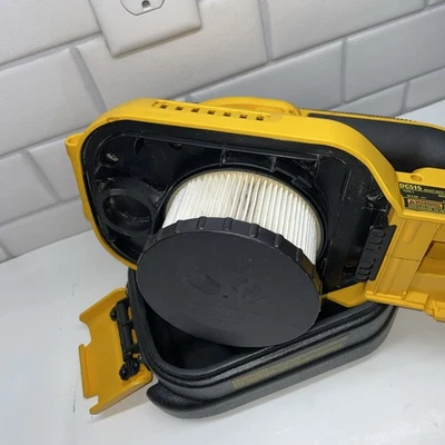 DEWALT DC515 1/2 Gallon Heavy Duty 18 Volt Cordless Wet