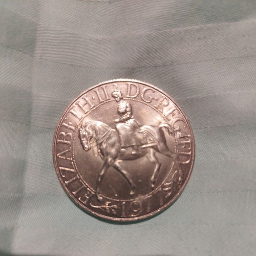 (RARE) 1977 Queen Elizabeth II Silver Jubilee Commemorative Crown Coin ...