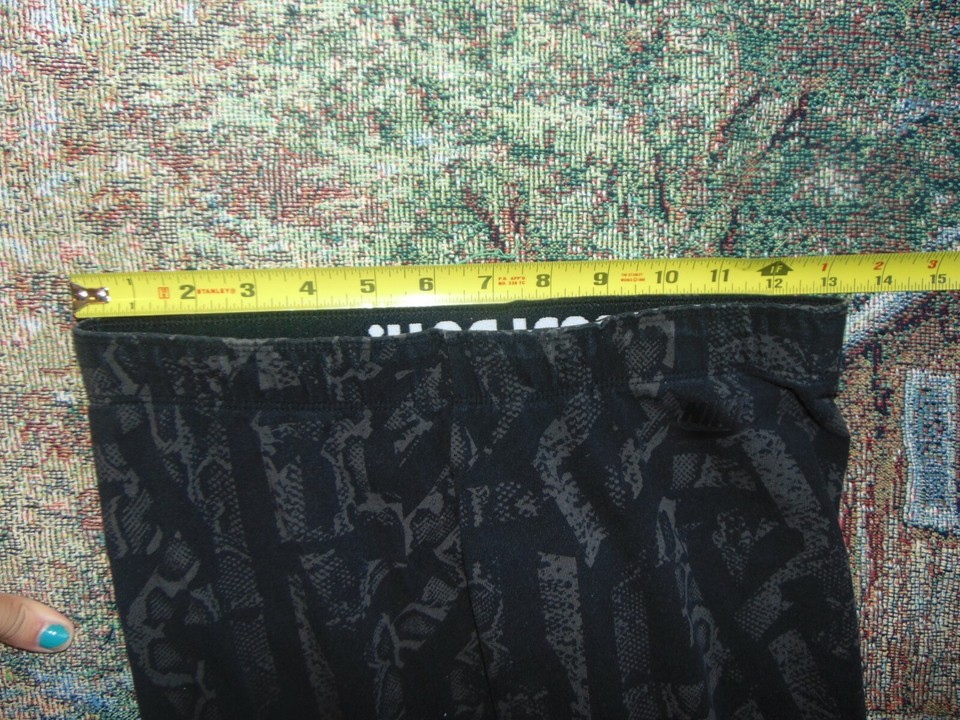 NIKE Snake skin just do it leggings M black gray python athletic ...