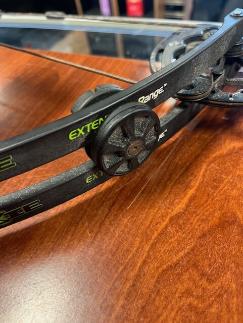 Strothers Archery Moxie Compound Bow With Acc. RH 60lb. | eBay