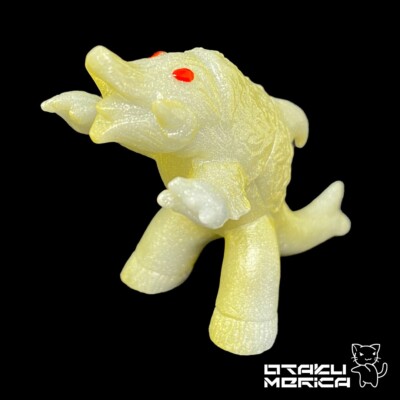 Marusan Margacha Marumon (Silver Painted) - Ultraman Kaiju Sofubi ...