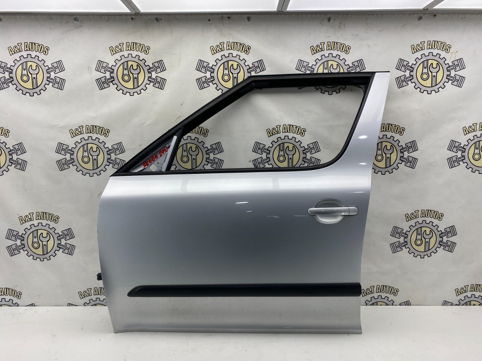 SKODA YETI 5L FRONT PASSENGER LEFT SIDE DOOR PAINT CODE LA7W SILVER ...