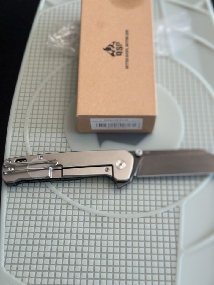 QSP Knife Penguin Plus Framelock Nebula CF & Titanium Folding 20CV ...