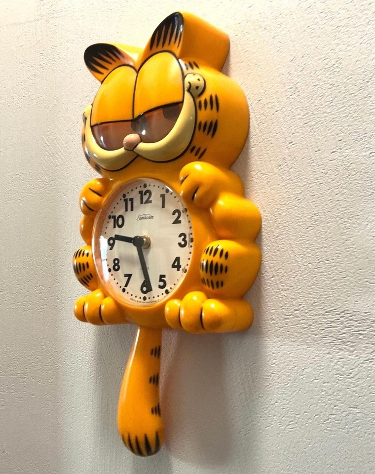 Vintage 1978 Garfield Animated Wall Clock Sunbeam Model WORKING, Nice ...