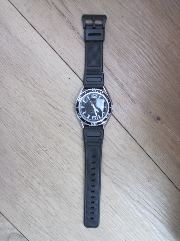 GUL WATCH ALSO SELLING ANIMAL RIP CURL QUIKSILVER ELLIOT BROWN AND ...