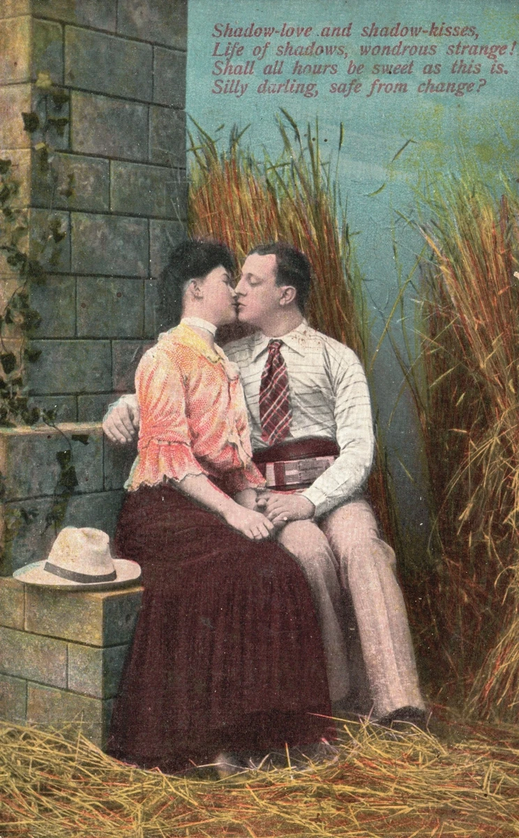 Vintage Couple Kissing Shadow 5888