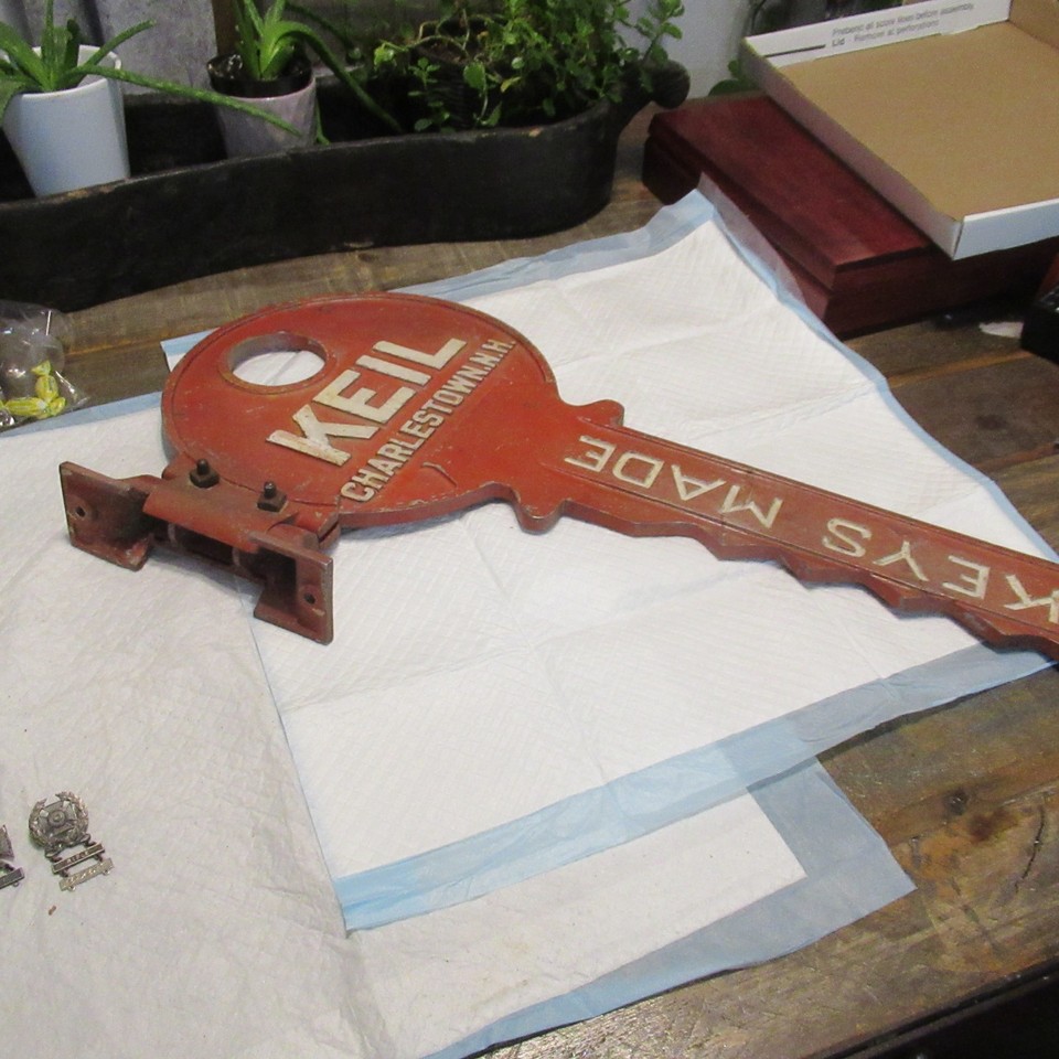 VINTAGE KEIL CHARLESTON N.H. KEYS MADE CAST ALUMINUM SIGN W/MOUNTING ...