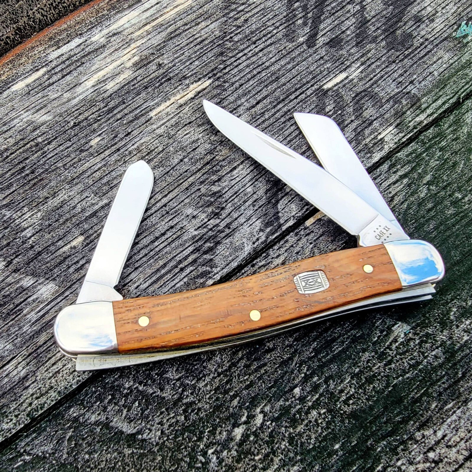 CASE XX KNIVES USA KENTUCKY BOURBON BARREL WOOD MEDIUM STOCKMAN KNIFE ...