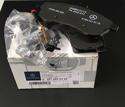 Genuine Mercedes-Benz Front Brake Pads C , SLK , E - Class A0004200305 ...