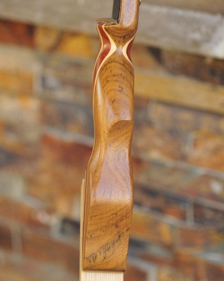 Fuse Intrepid Recurve Bow RH Draw 28" 55# 60” Takedown Pack | eBay