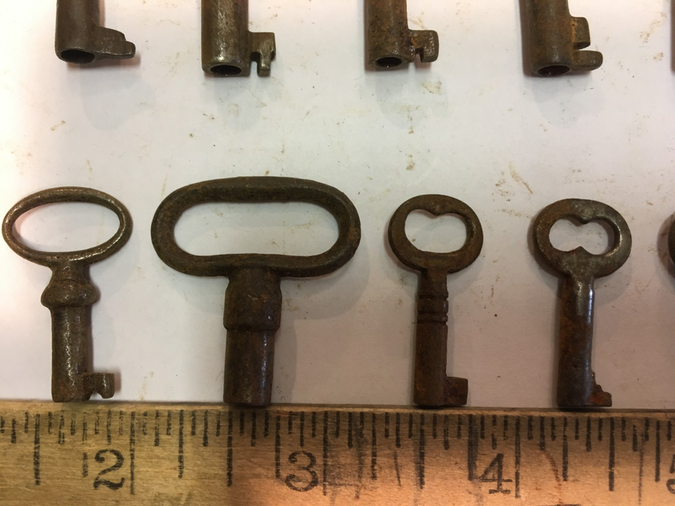 Lot 20 Antique Vintage Hollow Open Barrel Keys for Boxes Cabinets etc J ...