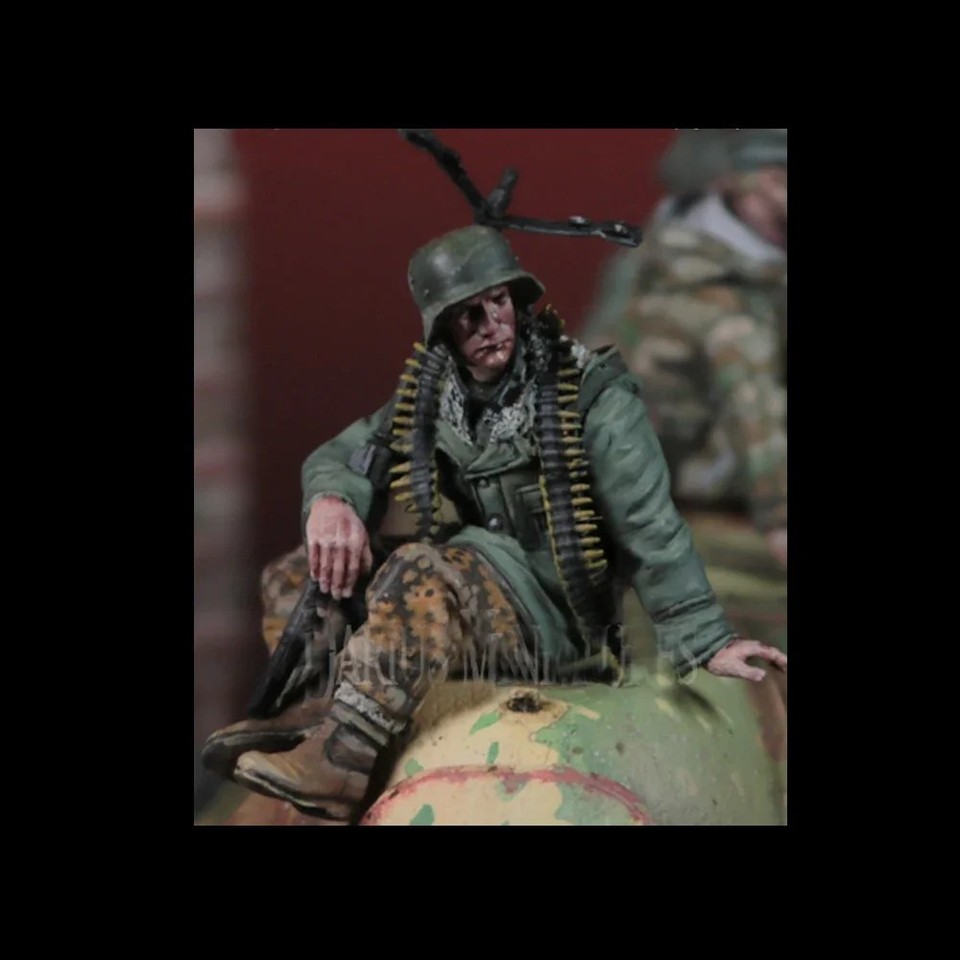 1/35 WWII Grenadier Soldiers RESIN FIGURE MODEL KIT Unassembled ...