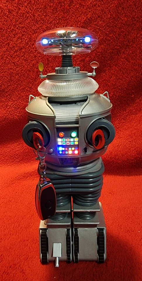 Lost in Space 1:6 Scale Robot B-9 Built Replica, RC, LIGHTED, SOUND ...