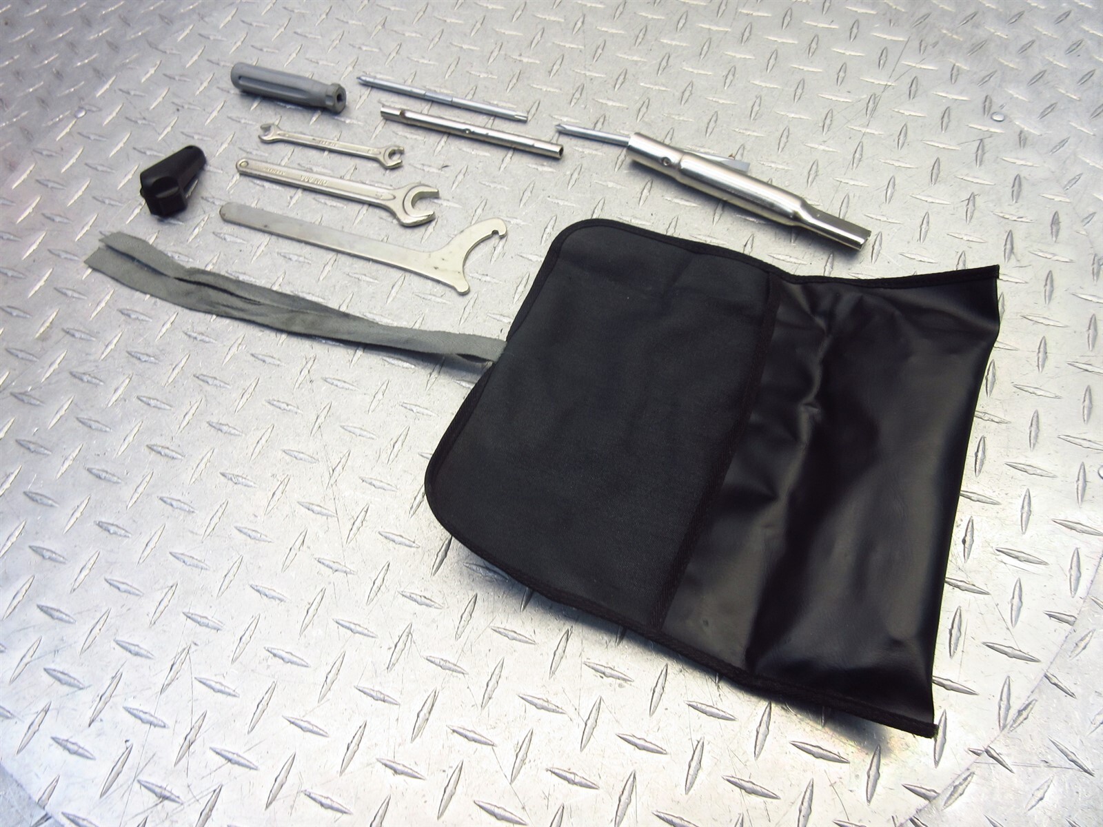 06 BMW R1200rt K26 Tool Service Kit 71607702754 for sale online | eBay