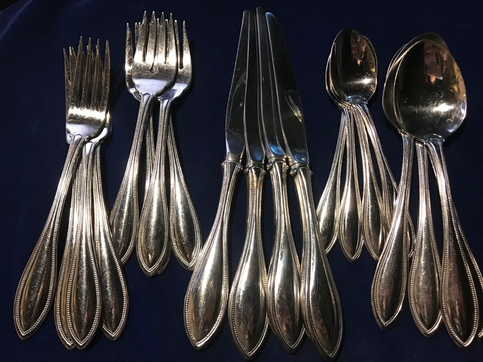 Oneida 20 Piece Stainless Flatware Set, Service for 4 - CHOICE of ...