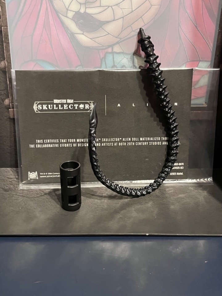 Monster High Alien Xenomorph Skullector Movie Nude Doll Collector W ...