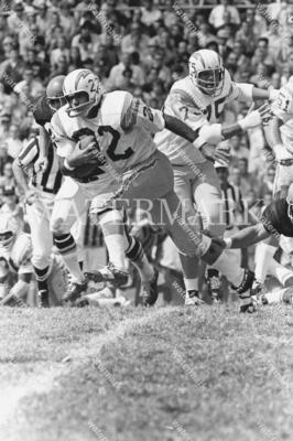 DS217 Dickie Post Chargers Run Football 8x10 11x14 16x20 Photo | eBay