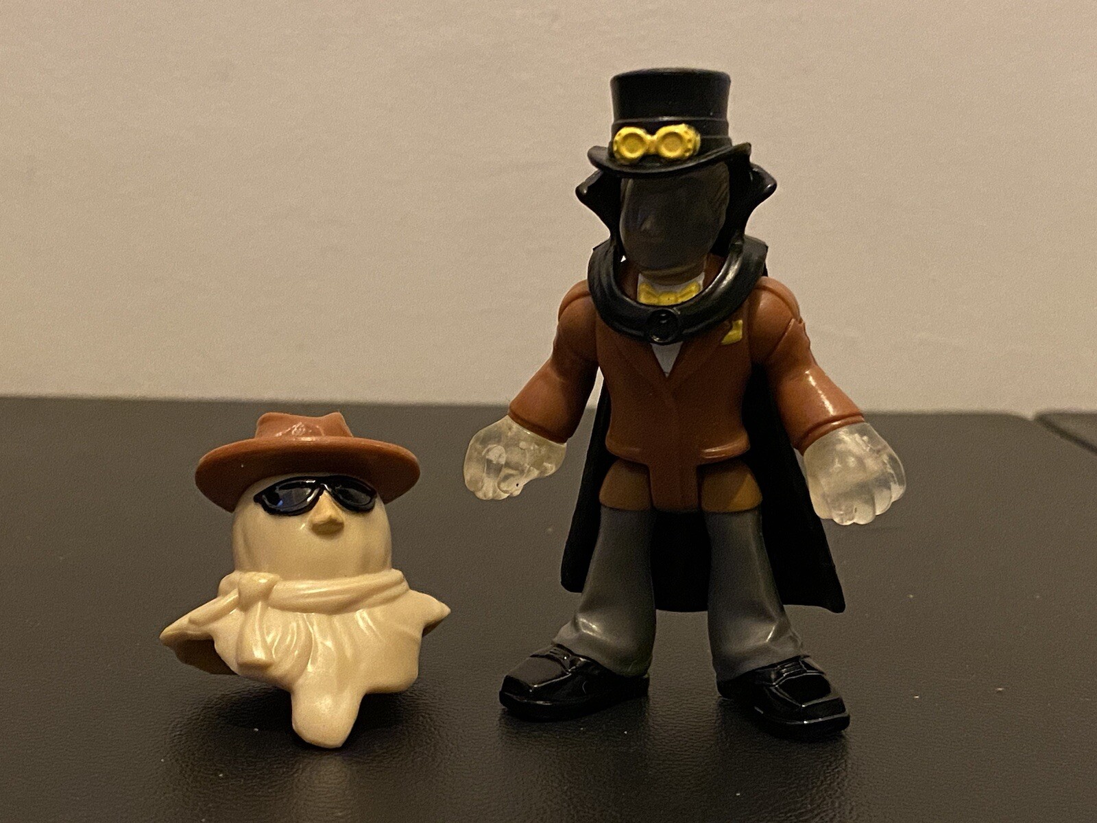 Fisher Price Imaginext DC Super Friends Action Figure INVISIBLE MAN w/Cloak