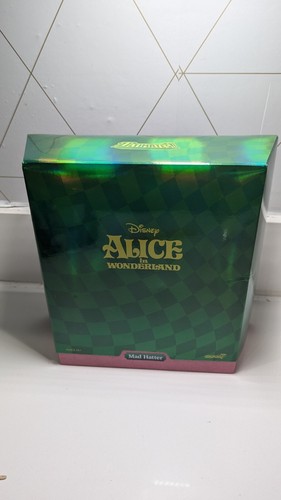 Super 7 Alice in Wonderland Disney Ultimates! The Tea Time Mad Hatter ...