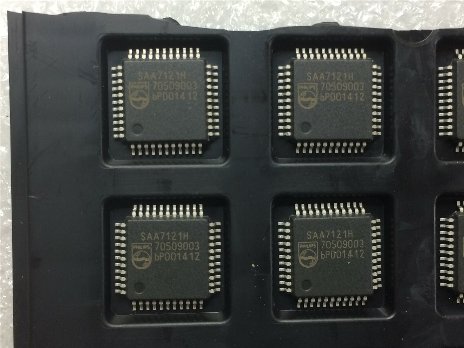 SAA7121H PHILIPS IC Video Encoder 3 DAC 10bit 44-Pin PQFP 2 UNITS | eBay