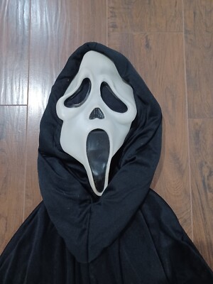 Vintage Scream Ghostface Easter Unlimited Halloween Mask Long Cape Robe ...
