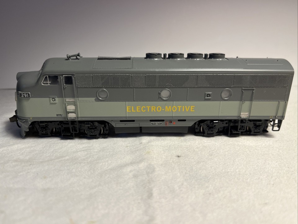 HO Scale Athearn Genesis EMD Demo F Unit DC TESTED READ DESCRIPTION | eBay