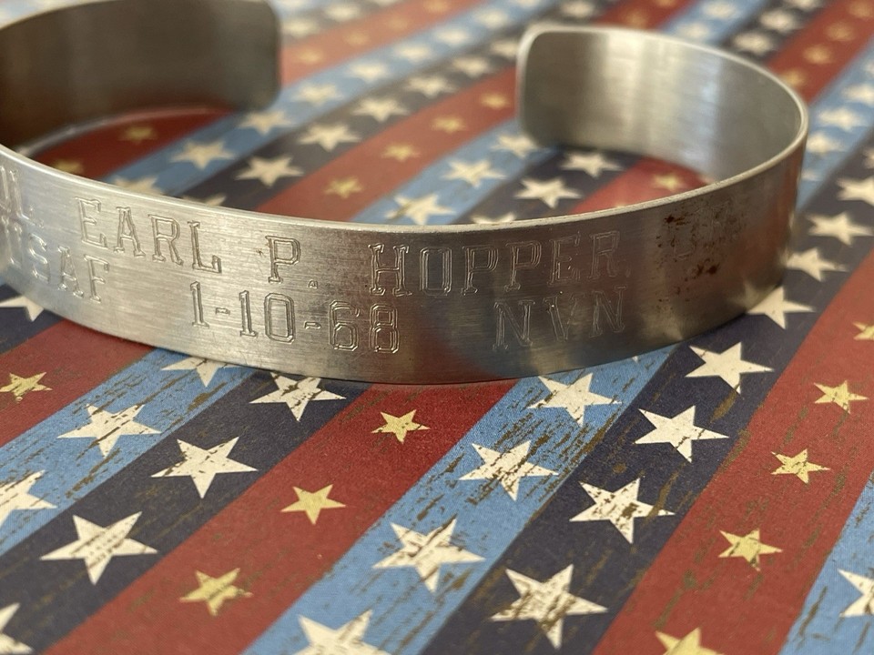 Authentic Vietnam War POW/MIA Bracelet EARL P. HOPPER JR USAF Pilot Lt ...