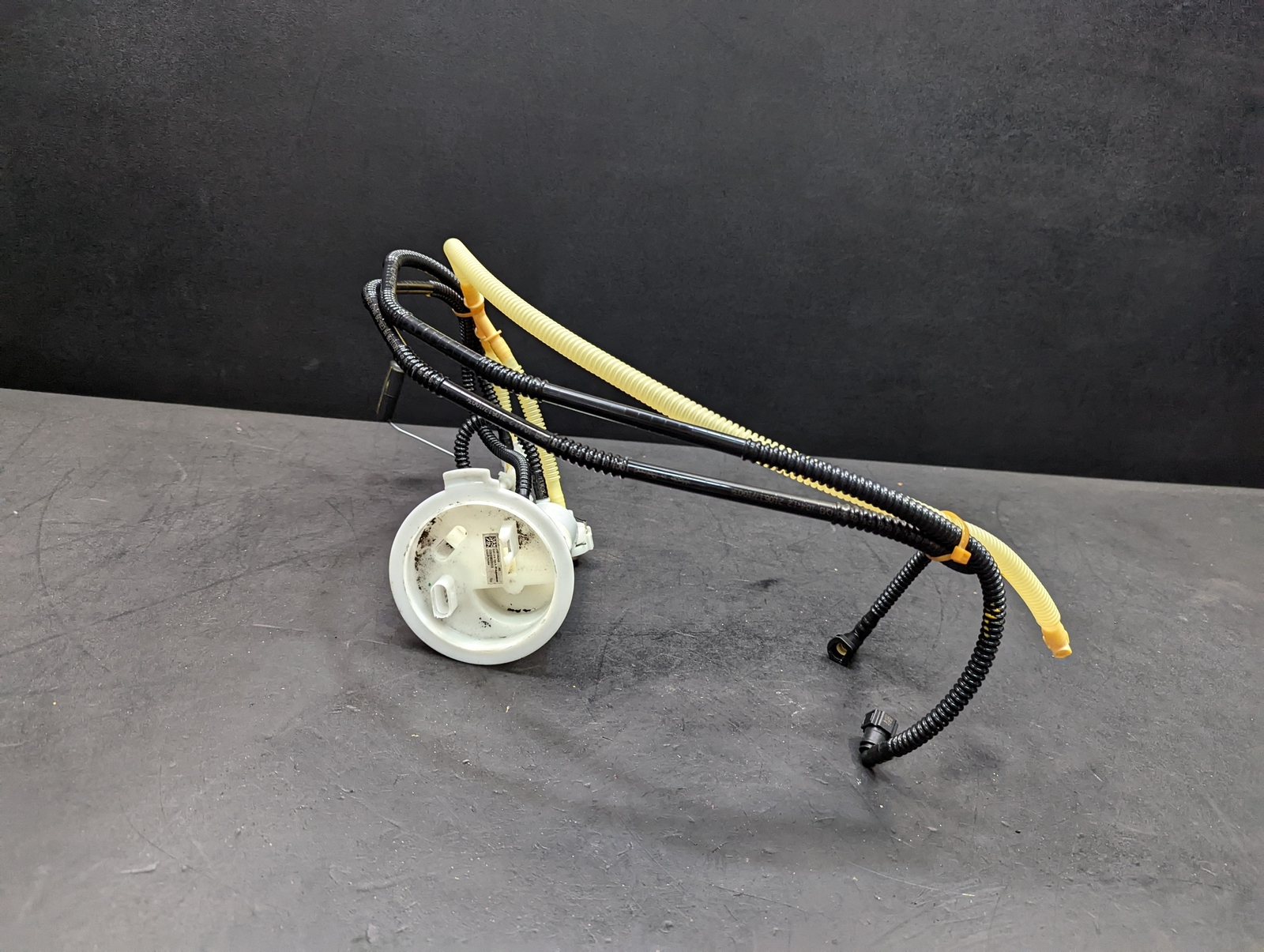 Left Fuel Pump 2.0L 2018 Audi Q3 5N0919109F 2015 2016 2017 | eBay