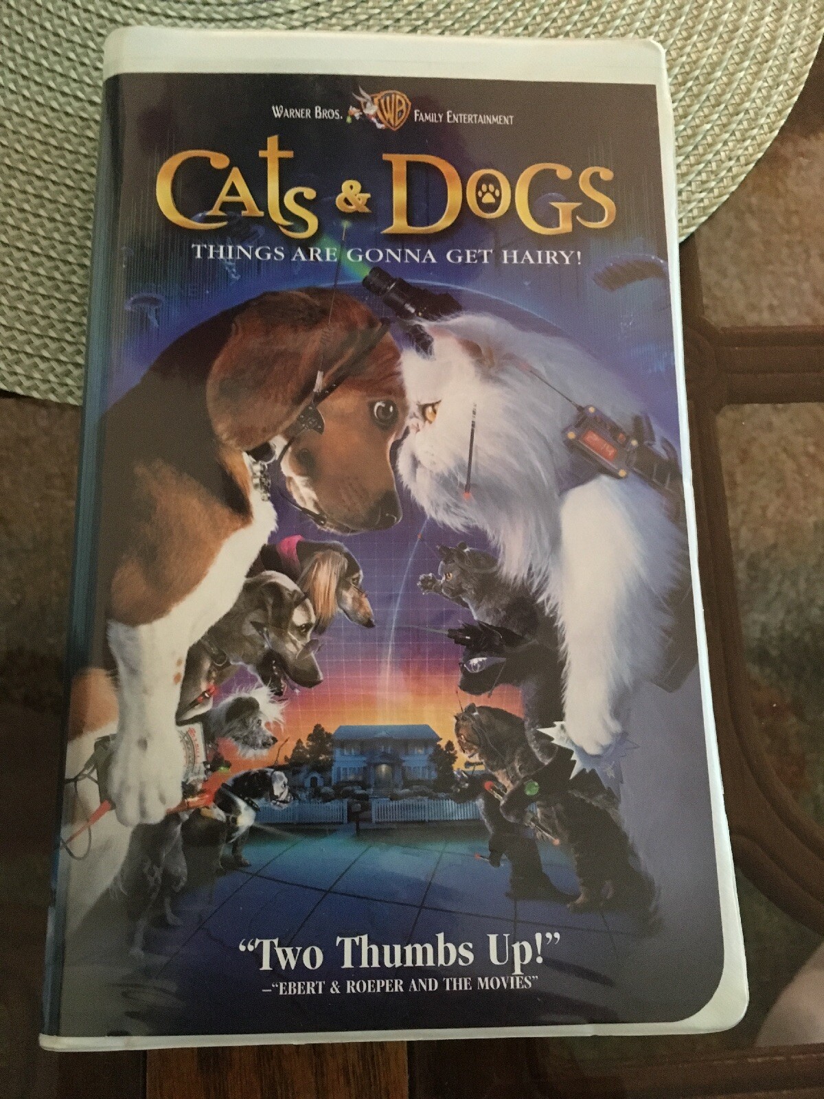 Cats Dogs (VHS, 2001, Clamshell) Pre Owned 85392125333| eBay