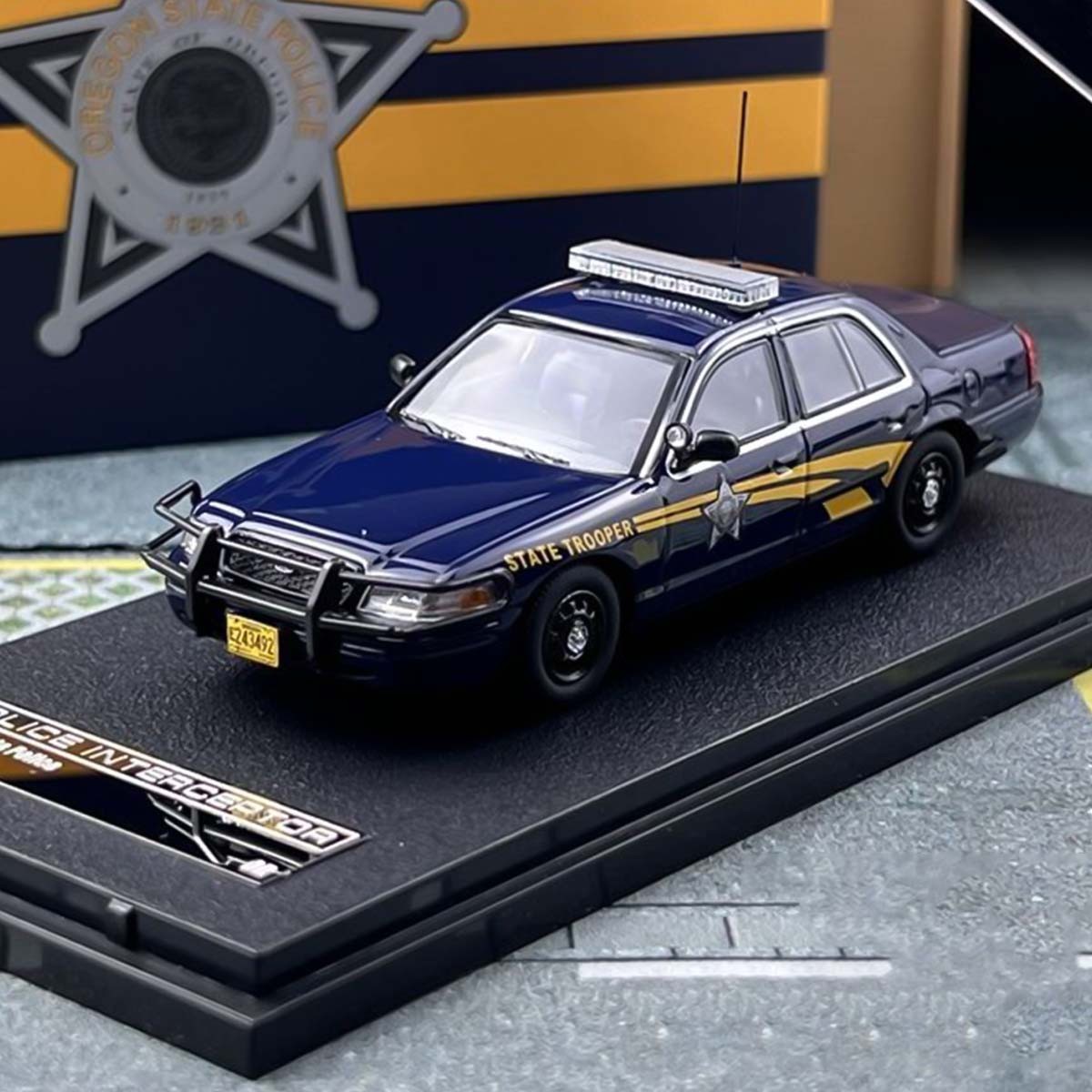 Rollin 1:64 State of Oregon Police Crown Victoria CV Diecast Display ...