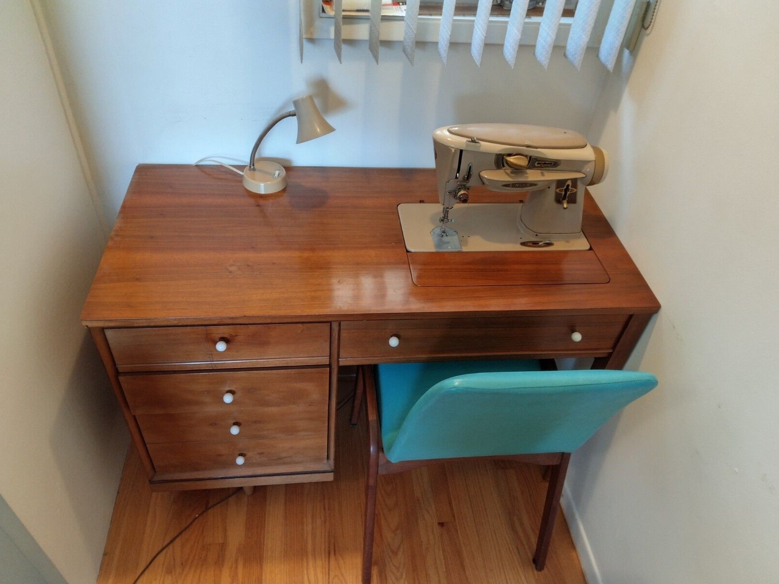 Vintage 1961 Singer Slant-O-Matic 500 "Rocketeer" Sewing Machine In ...