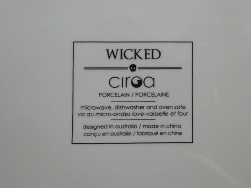 WICKED HALLOWEEN PLATES Ciroa Porcelain CAT Pumpkins Set of 2 UNUSED 8 ...