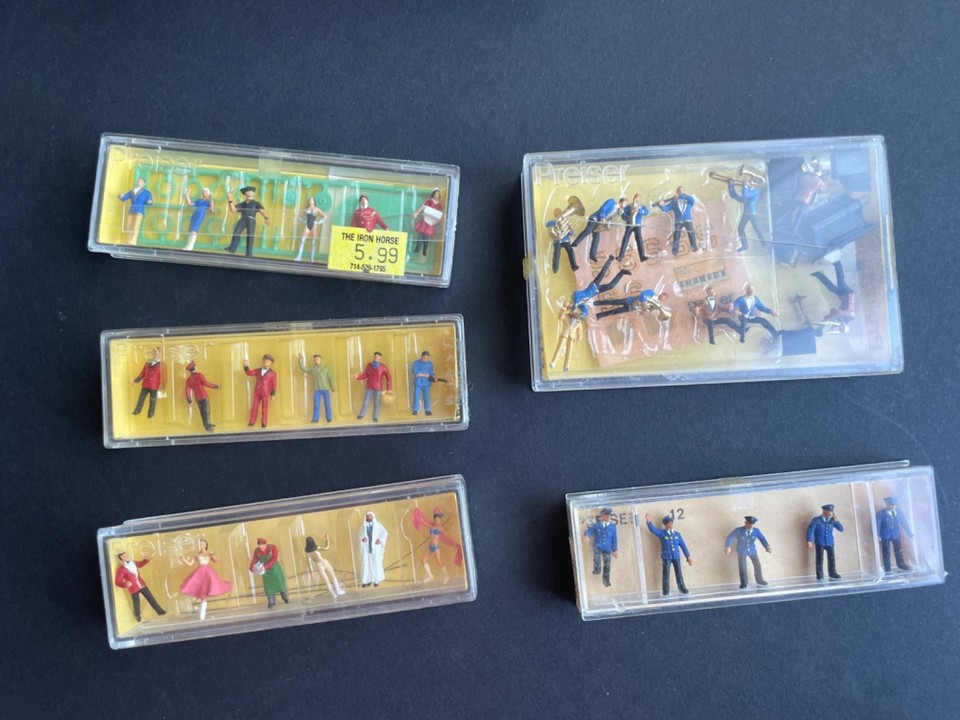 PREISER HO SCALE CIRCUS PERFORMERS , ELEPHANTS & CIRCUS BAND figure ...