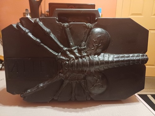 ALIEN TRILOGY .vhs. FACEHUGGER CARRY CASE Super rare | eBay