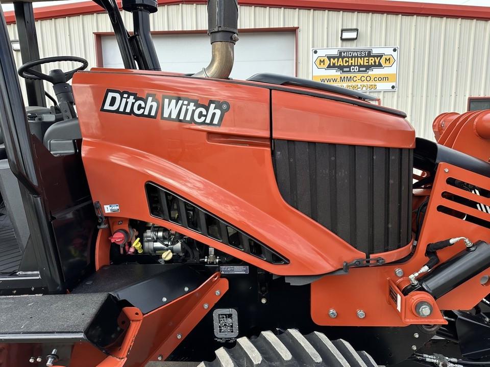 2017 Ditch Witch RT125 Quad Track 80" 6 way blade RC30 reel carrier ...