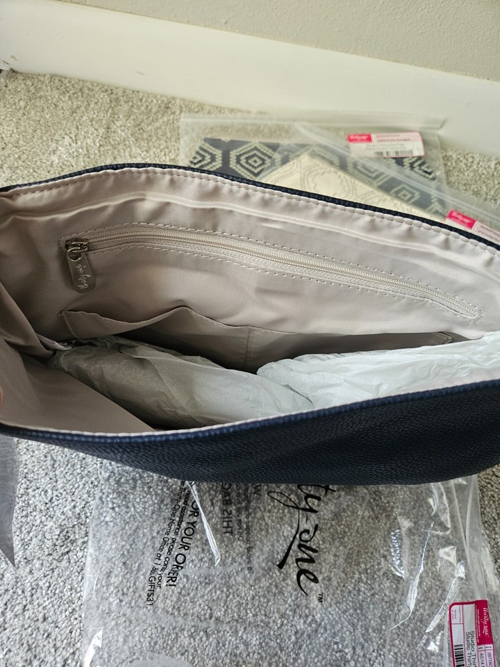 Thirty-one Studio 31 Classic Purse in Navy Pebble & 2 Flaps | eBay