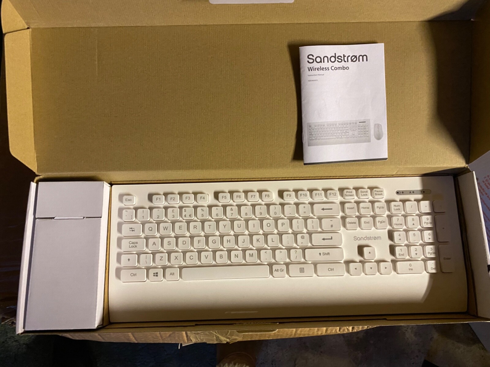 Sandstrom SDESWLW19 Wireless Keyboard & Mouse Set - White for sale ...