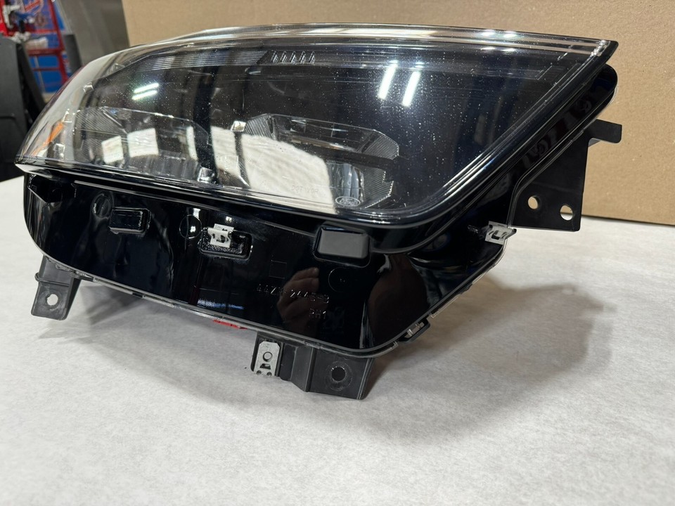 Genuine Ford Lamp Assembly MB5Z-13008-AZ ***Used*** | eBay