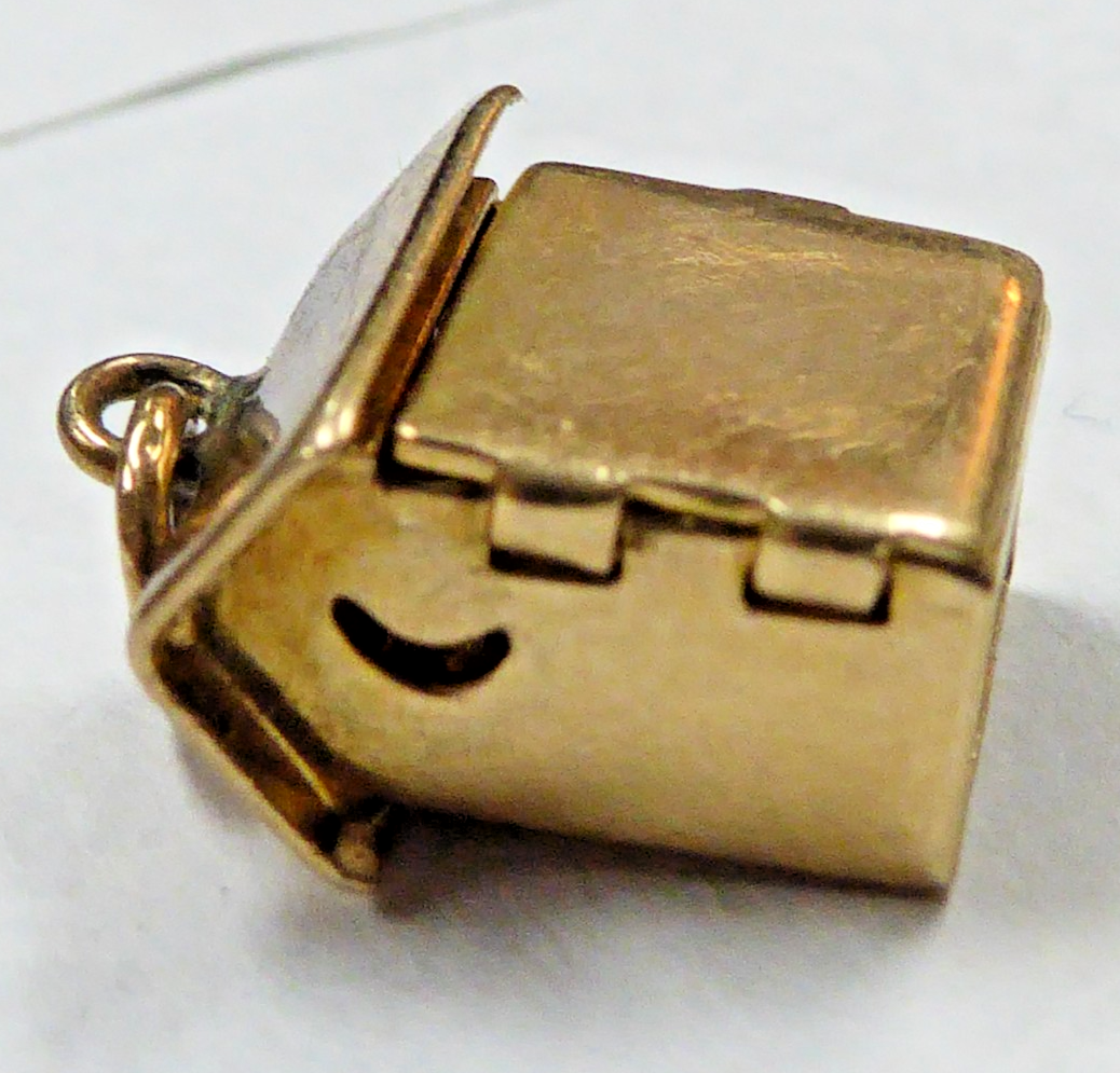 RARE Vintage 14k Solid Gold Charm 3D Sam & Lew Outhouse Mechanical 2.4 ...