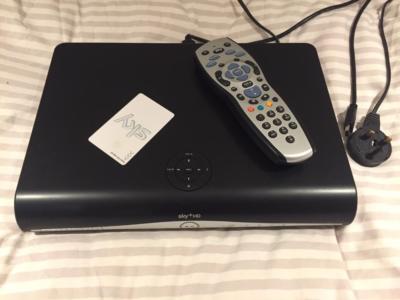 SKY HD BOX PLUS + HD BOX - 500GB - SKY AMSTRAD DRX890 - FREE VIEWING ...