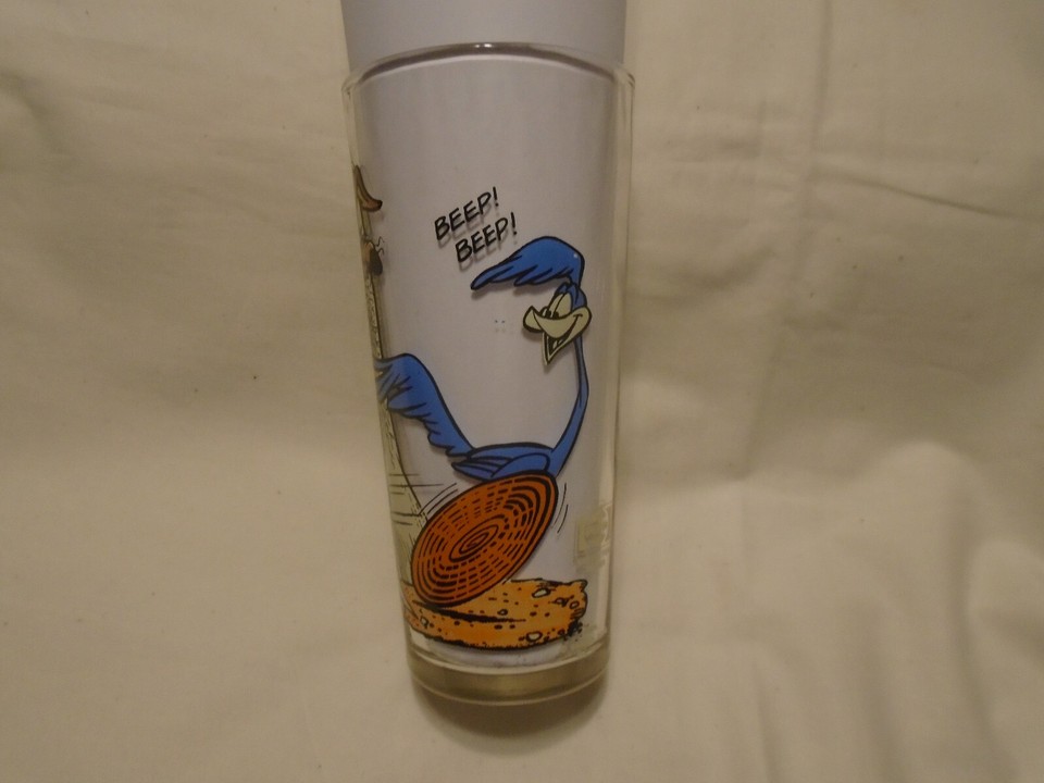 1976 Wiley & FRoad Runner Chase Drinking Glass Cup Pepsi Looney Tunes ...