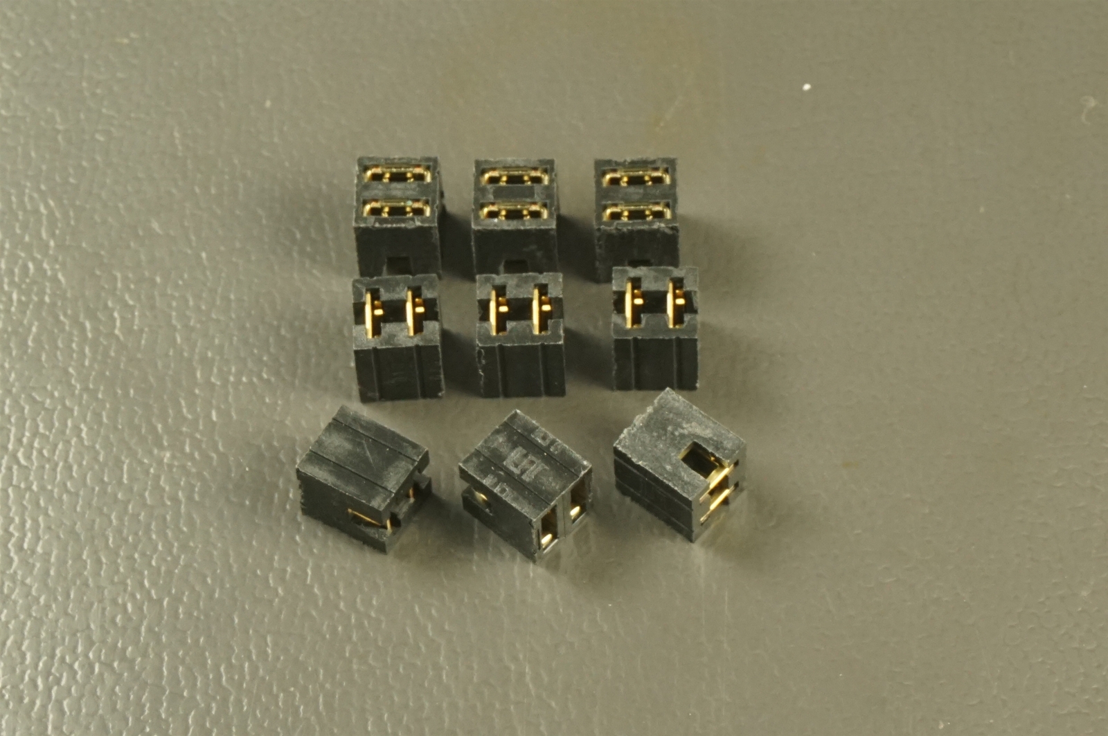 Lot of 9 MNT-102-BK-H Samtec Connector Shunt 2.54mm Gold Plating Black ...